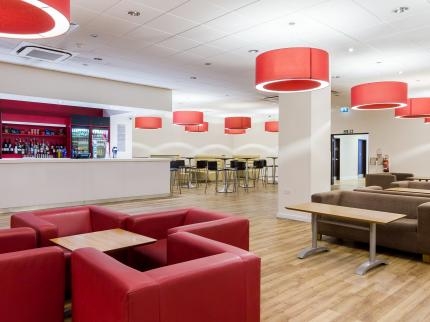 Travelodge Gatwick Airport Central | Hotel With Parking at Gatwick with ...
